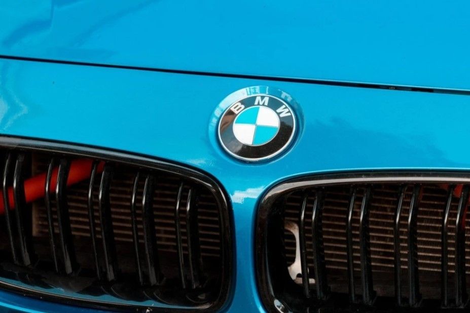 How was the BMW logo 'born' and what does it really represent ...
