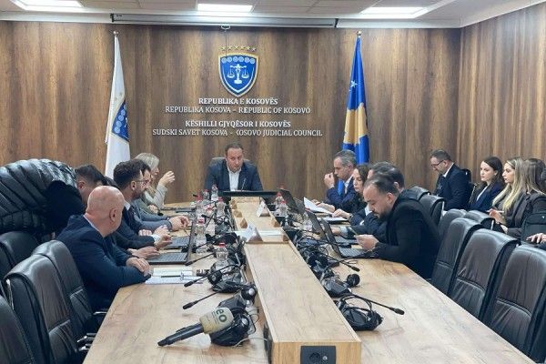 Në mbledhjen e KGjK-së diskutohet shfrytëzimi i pushimit mjekësor si ...