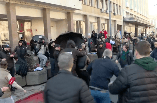 Another chaotic situation in Serbia, this time in front of the Belgrade ...