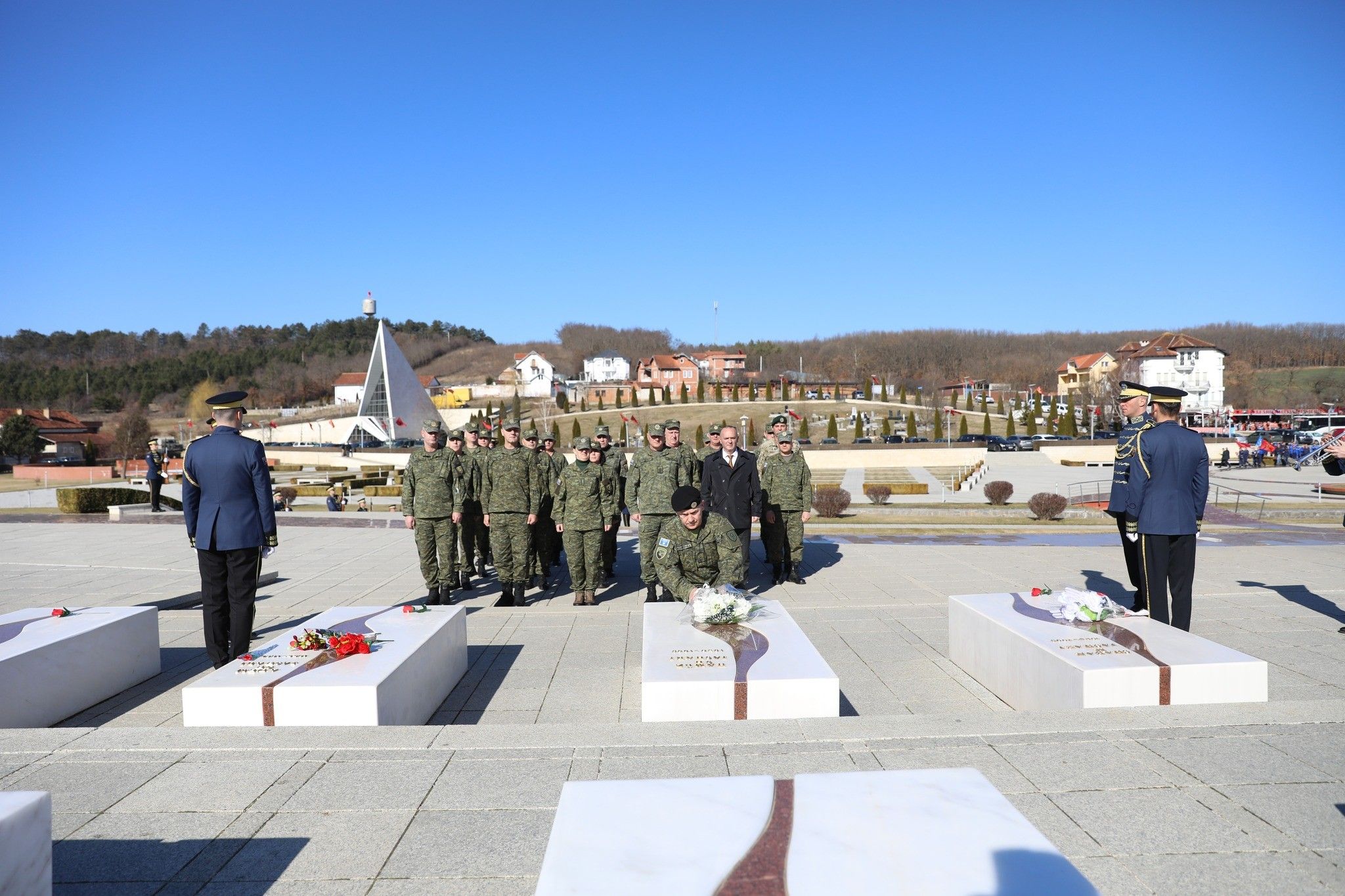 KSF pays homage at the Memorial Complex in Prekaz - Telegraph - Telegraph