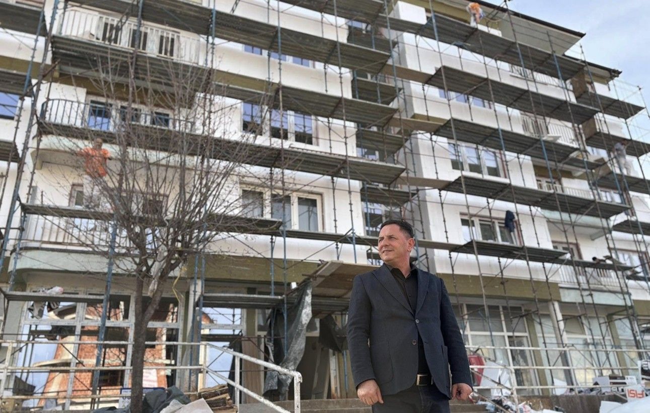 Vazhdojnë punimet për renovimin e tërësishëm të objektit të vjetër të ...