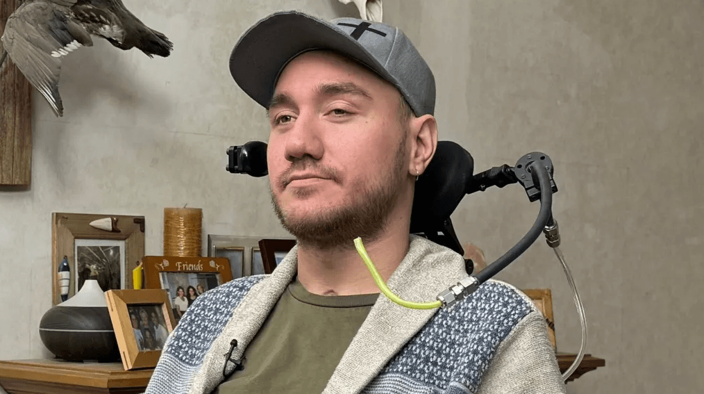The story of the man with a chip implanted in his brain - which can ...