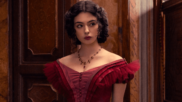 Monica Bellucci's daughter is the star of a new Netflix series, on the ...