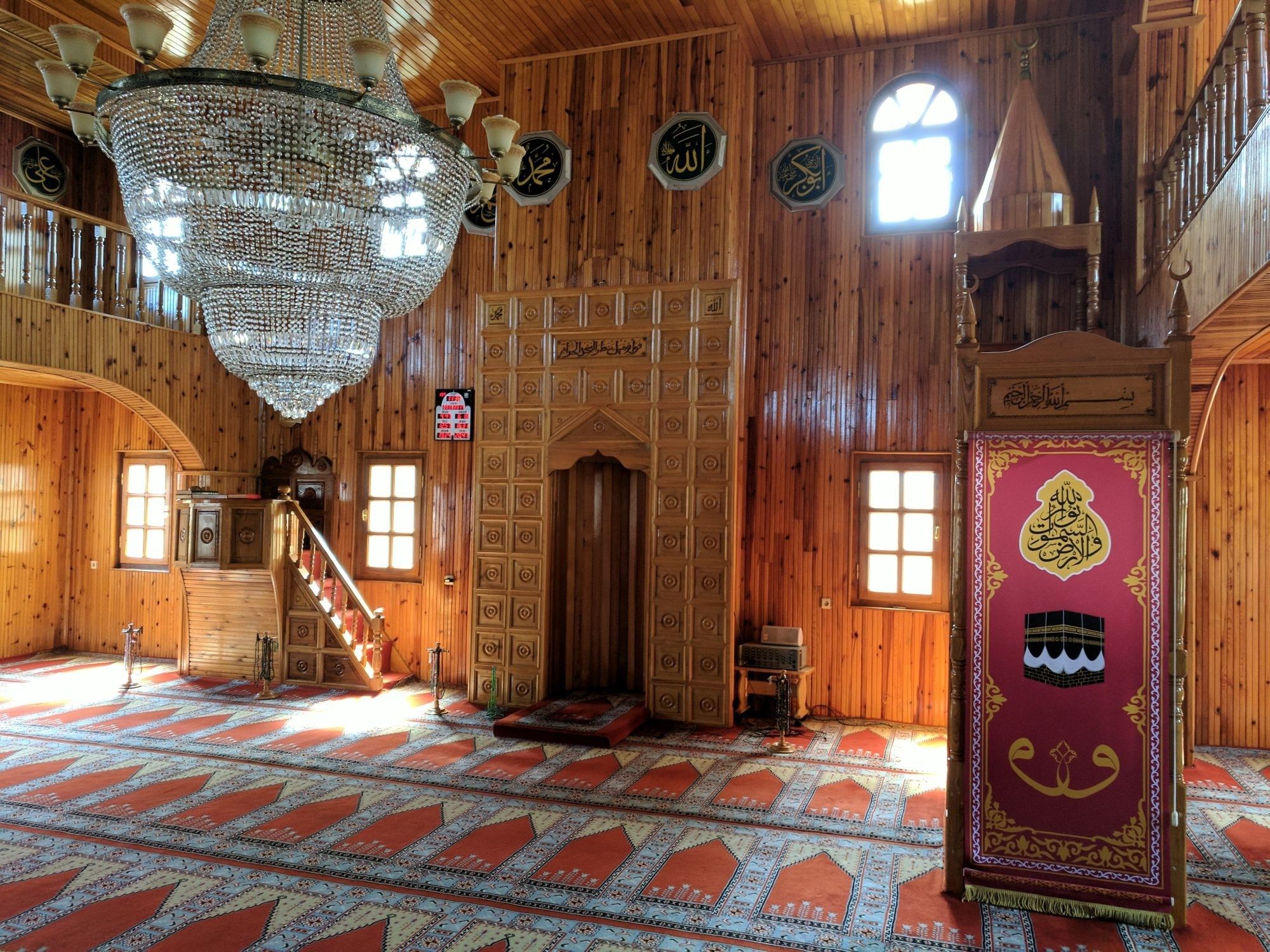 Njihuni me xhaminë e ndërtuar me teknikën "pa gozhdë" në Turqi që ...