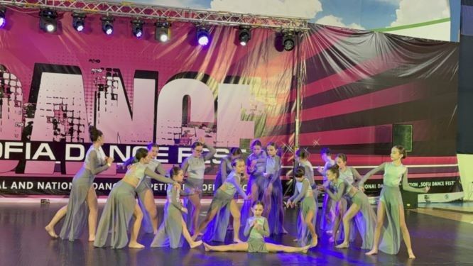 Sukses në skenën ndërkombëtare – shkolla e vallëzimit “Dancing House” nga Gjilani shpërblehet në ...