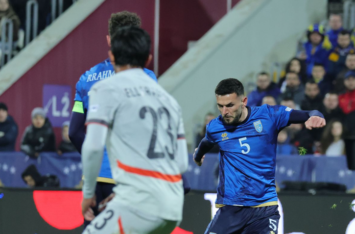 Lumbardh Dellova beson në kalimin e Kosovës në Ligën B - Telegrafi - Telegrafi