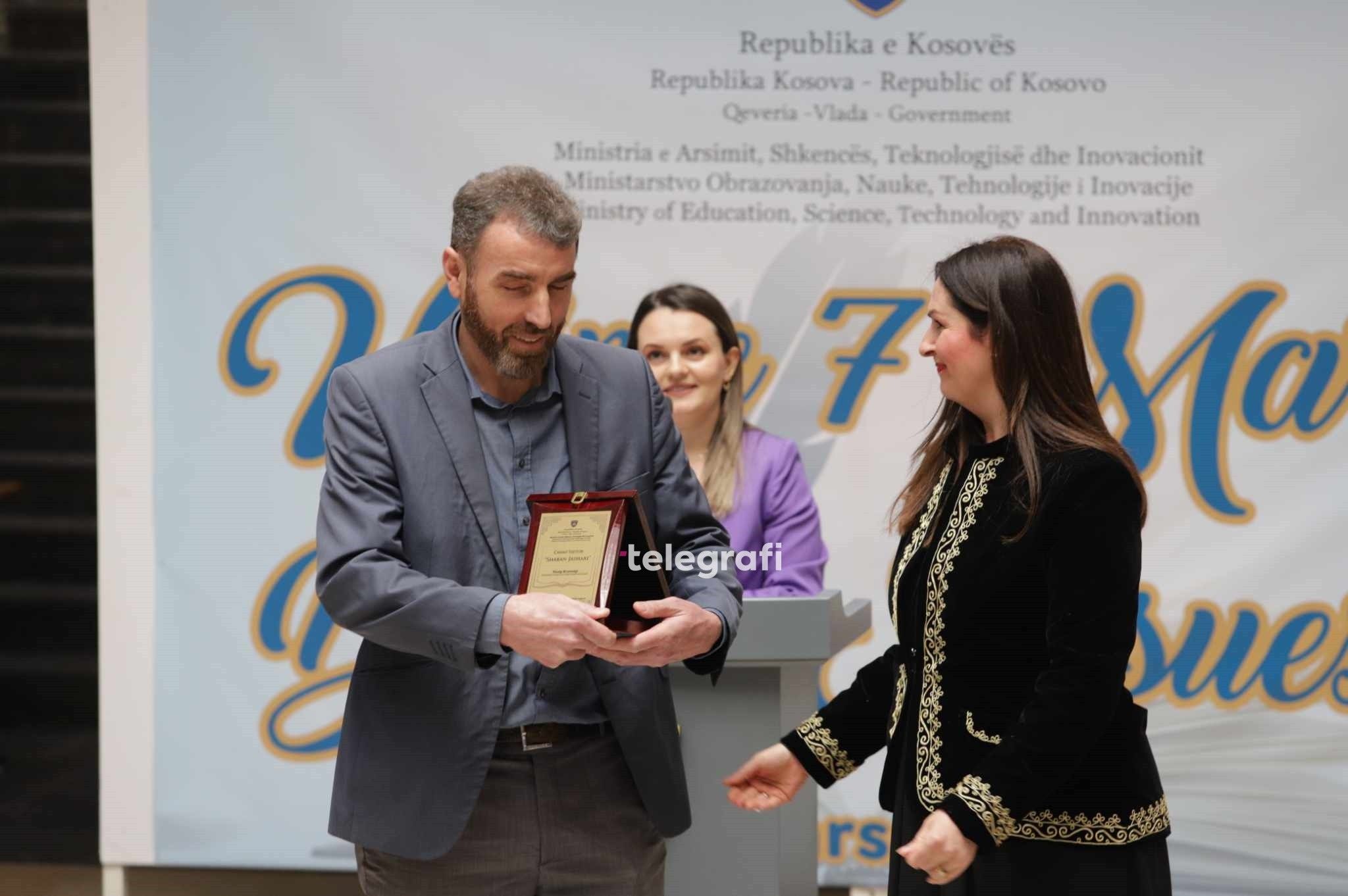 Mësuesi nga Obiliqi, Shaip Krasniqi nderohet me çmimin “Shaban Jashari ...