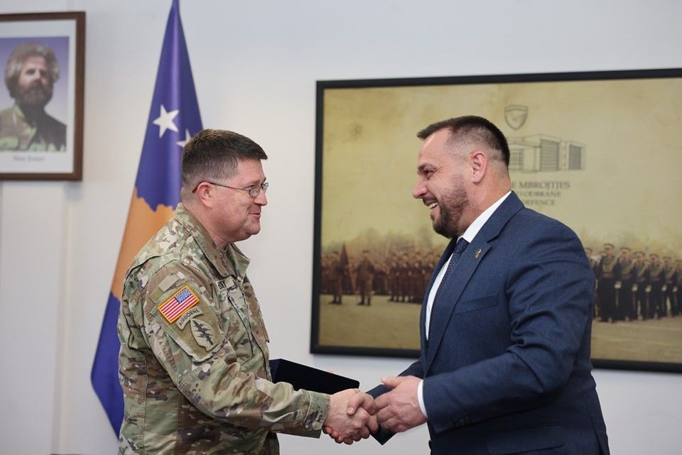 Maqedonci takon gjeneralin amerikan McKinney: SHBA, partner strategjik ...