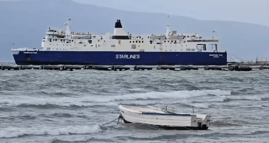 Waves up to 3.5 meters and strong winds, sailing in Vlora suspended for ...