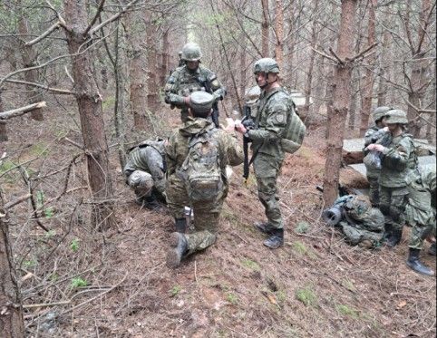 "Advanced Leadership and Combat Leader Course", participants are ...