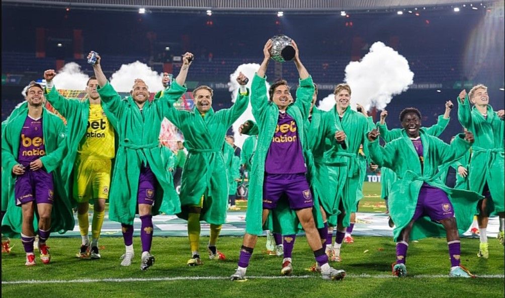 Evropa dëshmoi mbrëmë një përrallë futbolli: Trofeu i parë pas 92 ...