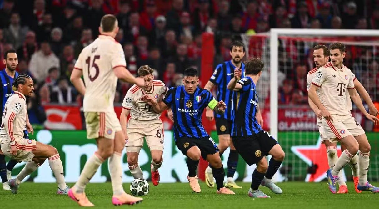 A total of 11 players risk suspension for the semi-final match Inter ...