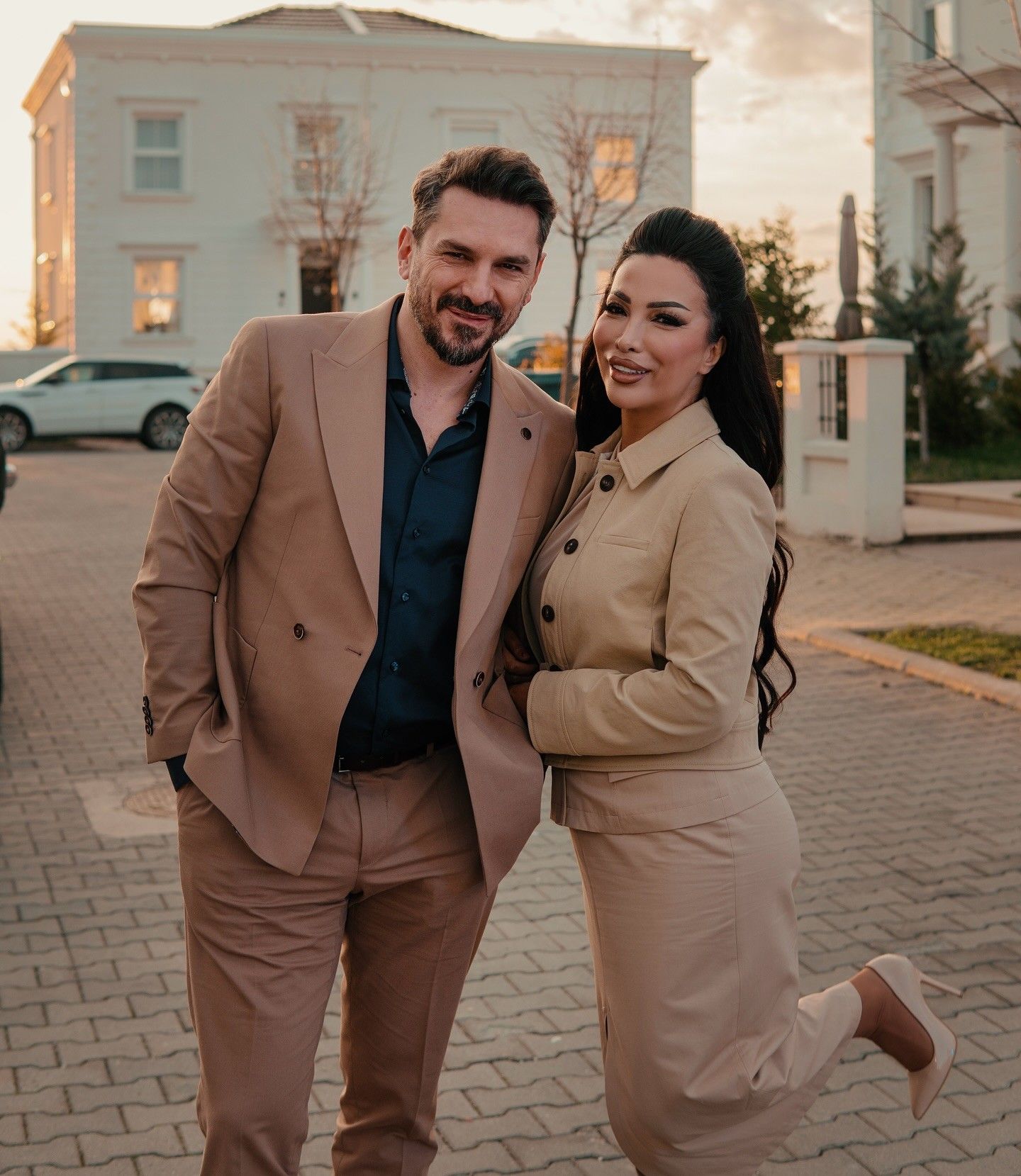 Rovena Stefa publikon fotografi nga prapaskenat e klipit, momente shumë ...