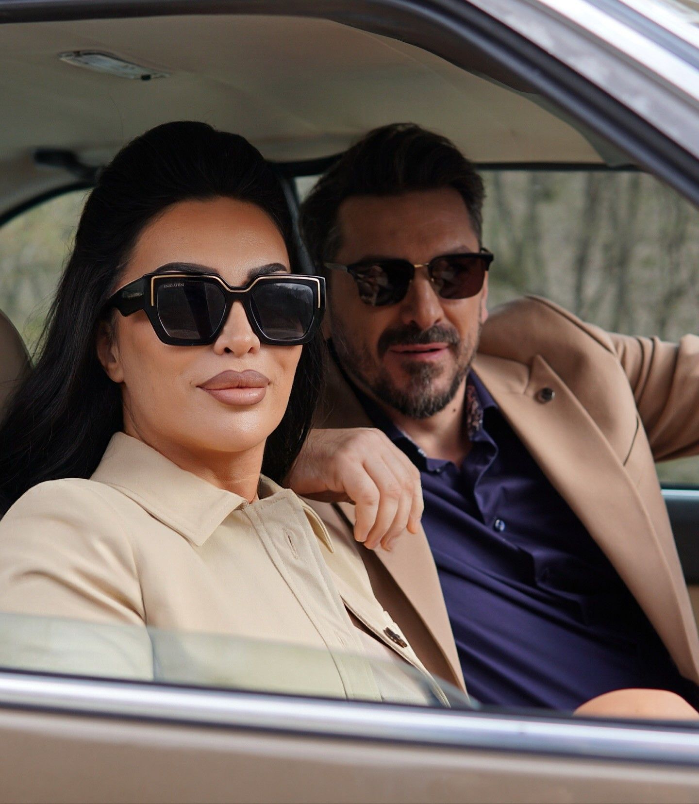 Rovena Stefa publikon fotografi nga prapaskenat e klipit, momente shumë të afërta me Atillën ...