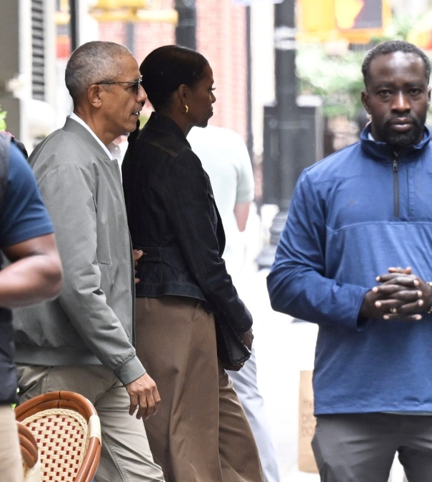 Michelle and Barack Obama are photographed together for the first time ...