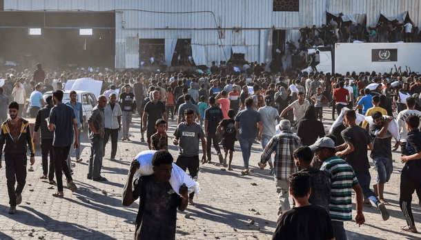 Palestinezët e uritur hynë në një magazinë ushqimore - kishte të shtëna ...