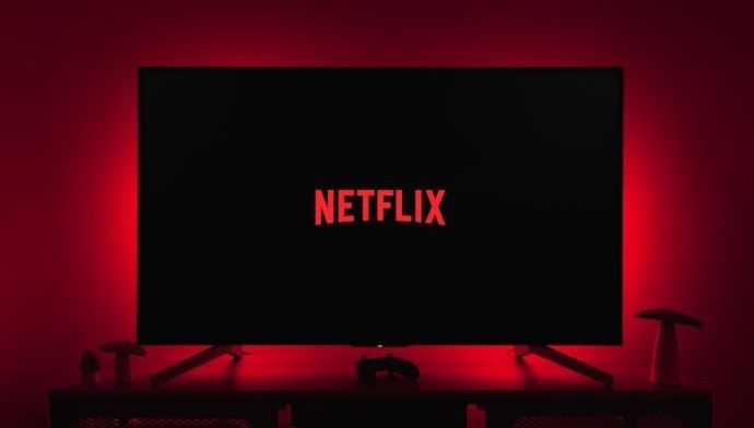 Netflix is now testing an AI chatbot to help you find things to watch ...