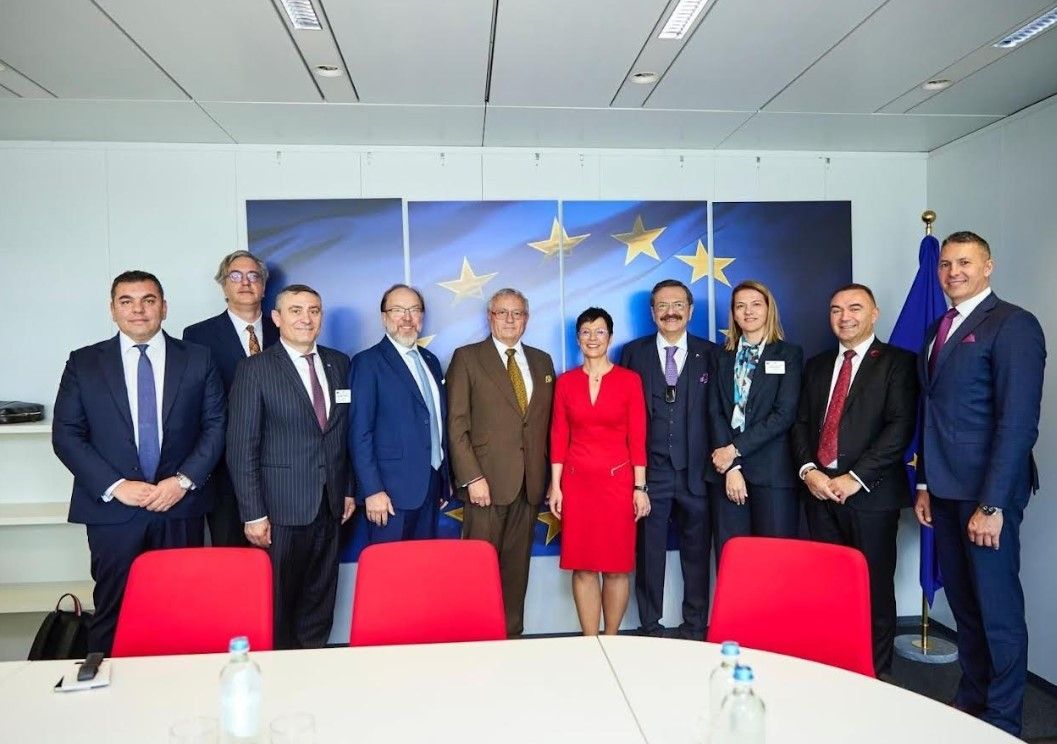 KCC Chairman meets Enlargement Commissioner: EU measures against Kosovo ...