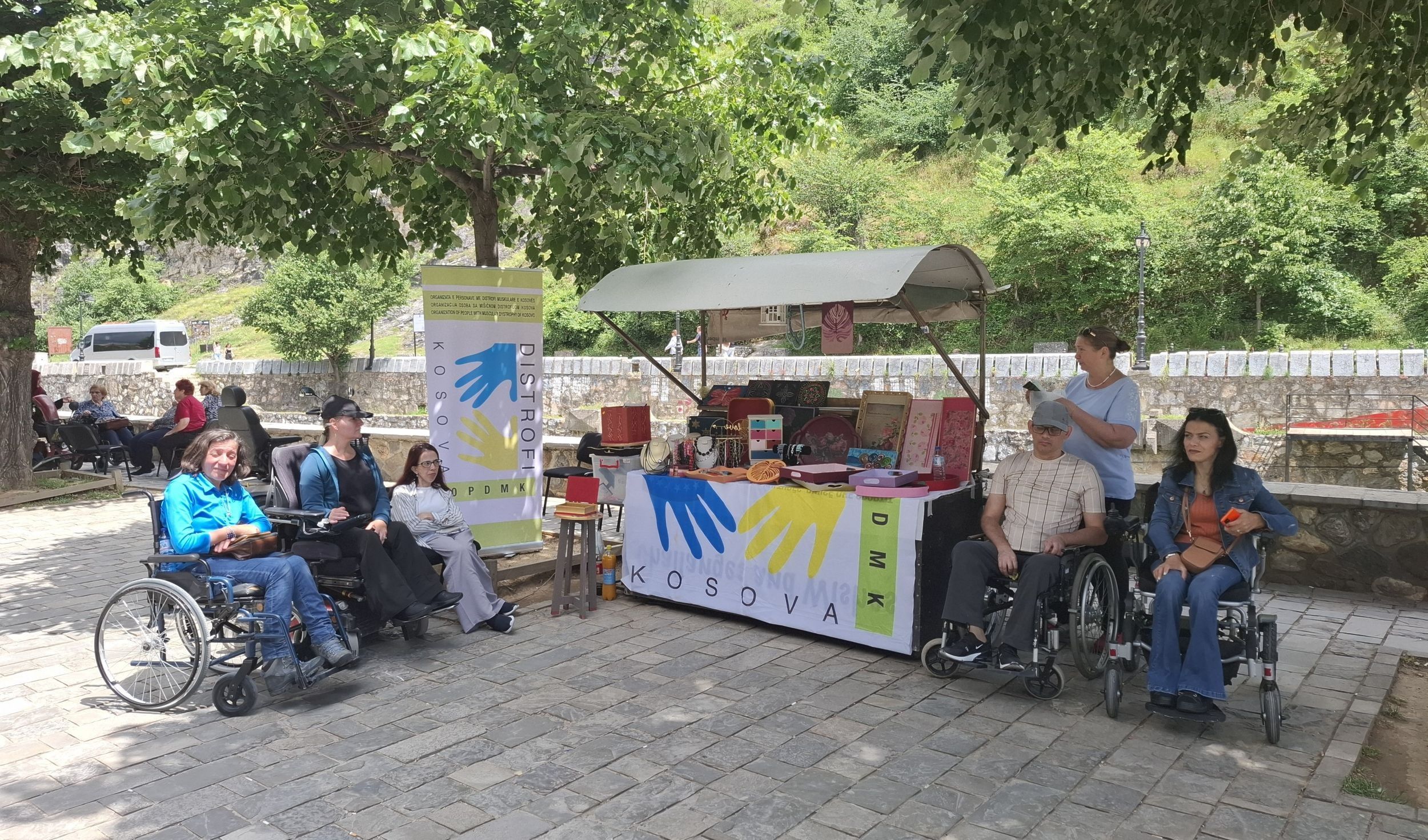 Gratë me aftësi të kufizuara prezantojnë artin e tyre në Javën e ...