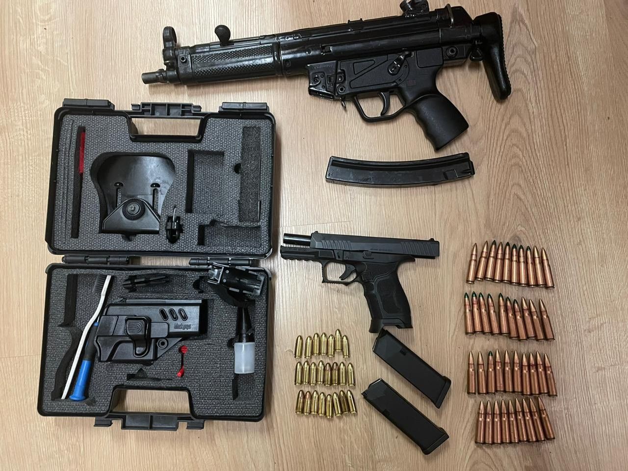 Weapons seized during raid in Rogovë, Gjakova - five people arrested ...