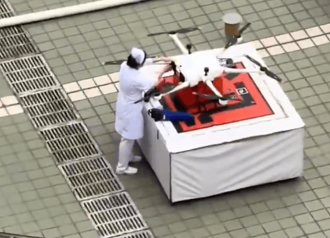 China delivers blood by drone - technology at the service of life ...