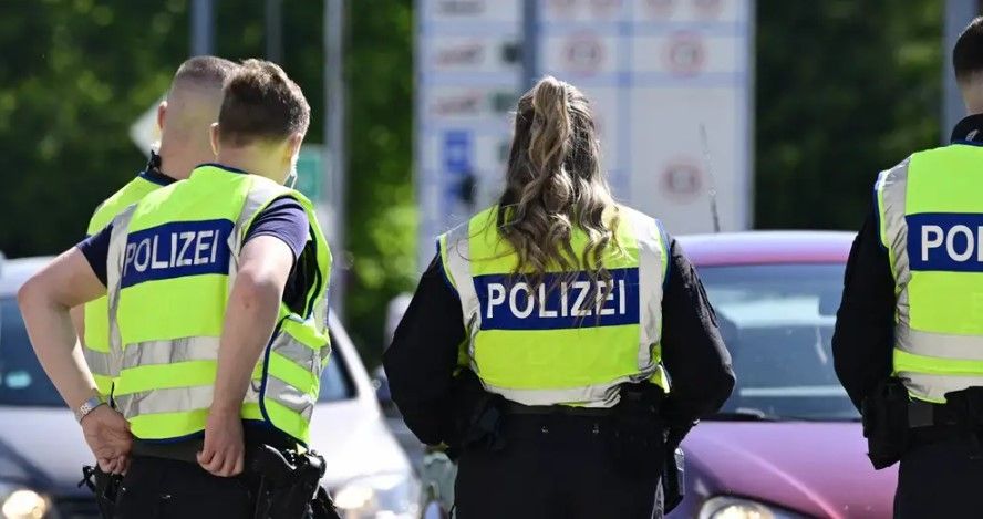 What effect does the tightening of controls on German borders have ...