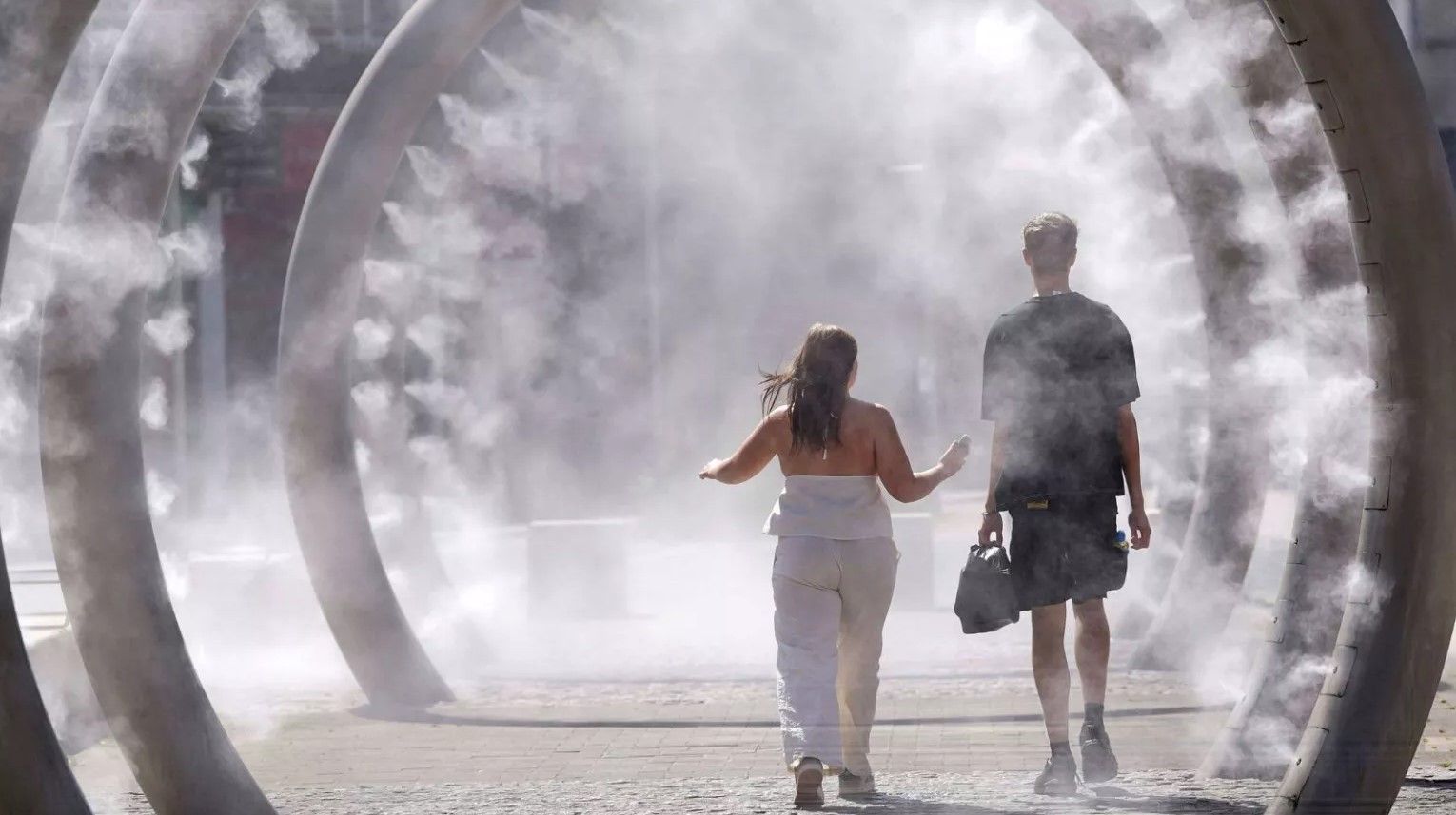 Valët e të nxehtit, përmbytjet dhe rritja e nivelit të detit - si po ...