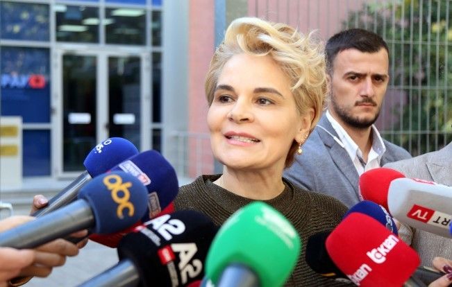 The mayor 'finds' the diamond and ruby ring in front of SPAK: I will ...