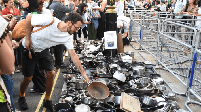 One thousand pots for one thousand deaths from hunger in Gaza - protest ...