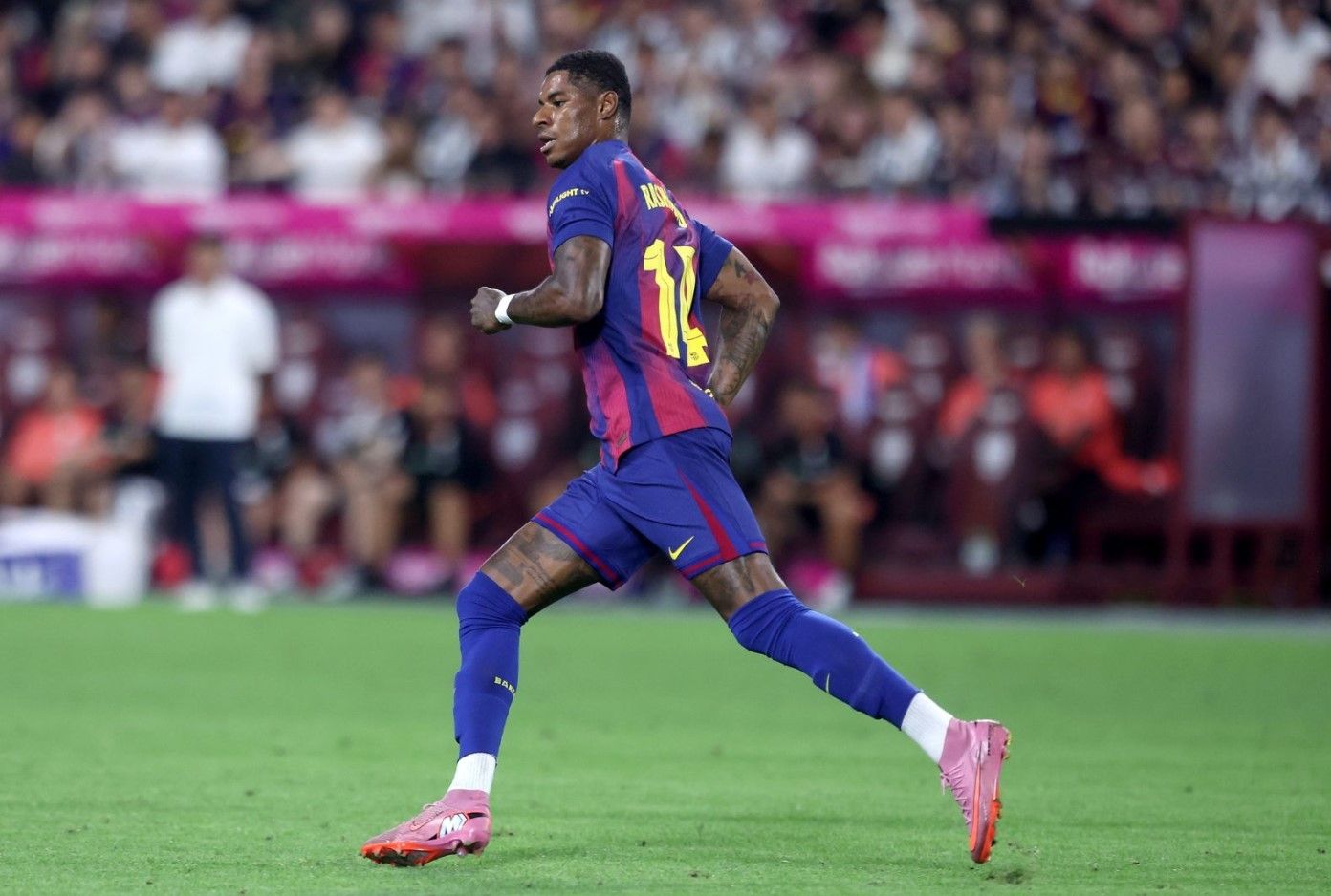 Legjenda e Barcelonës paralajmëron Rashfordin: Në fillim do ta nisësh nga stoli - Telegrafi