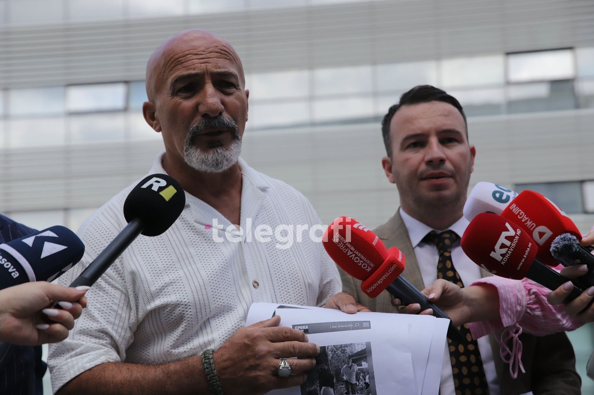 Veterani i luftës dorëzon kallëzim penal ndaj deputetes Fitore Pacolli ...