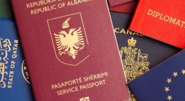 Fund i vulave në pasaporta, BE nga tetori nis sistemi biometrik, preket ...