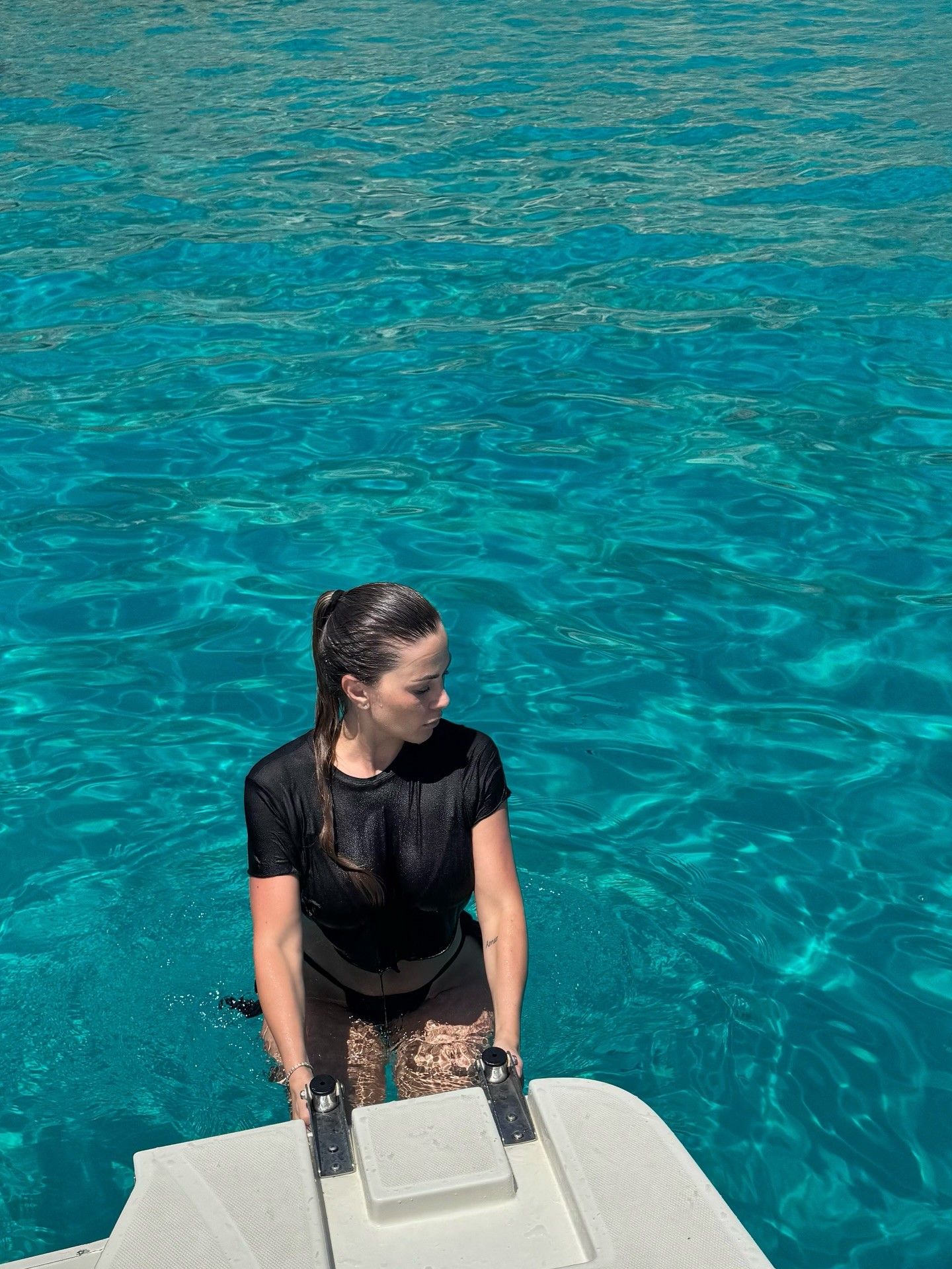 Olta Gixhari vazhdon të sjell imazhe provokuese nga pushimet në Palma De Mallorca të Spanjës ...