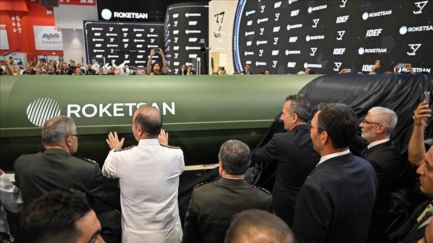 Turkey unveils its first hypersonic missile at international defense fair in Istanbul ...