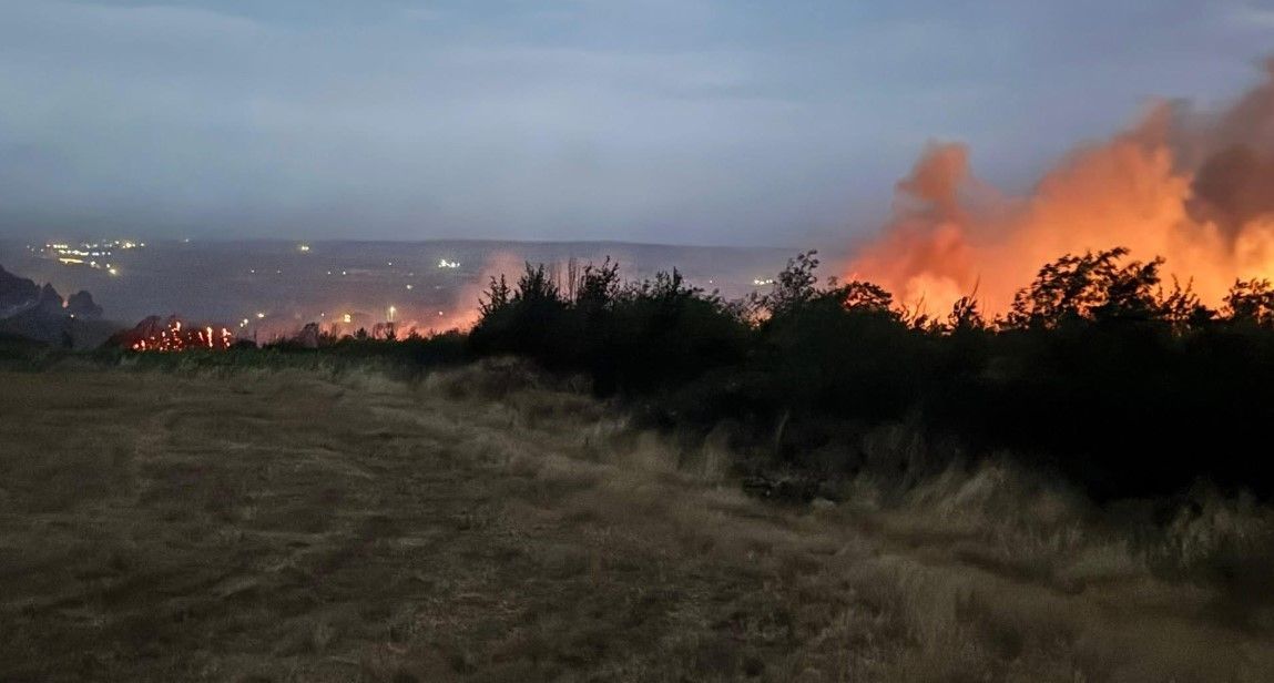Situata me zjarre, në Zasellë të Mitrovicës intervenohet edhe me ...