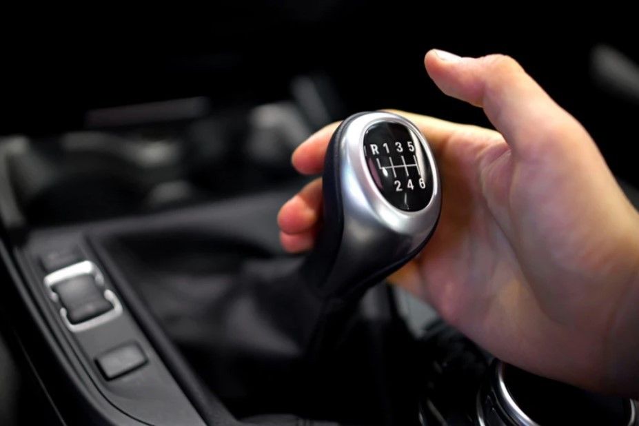 Nga e katërta në të tretën, shoferi i BMW ngatërroi shpejtësitë gjatë ngasjes me 150 kilometra ...