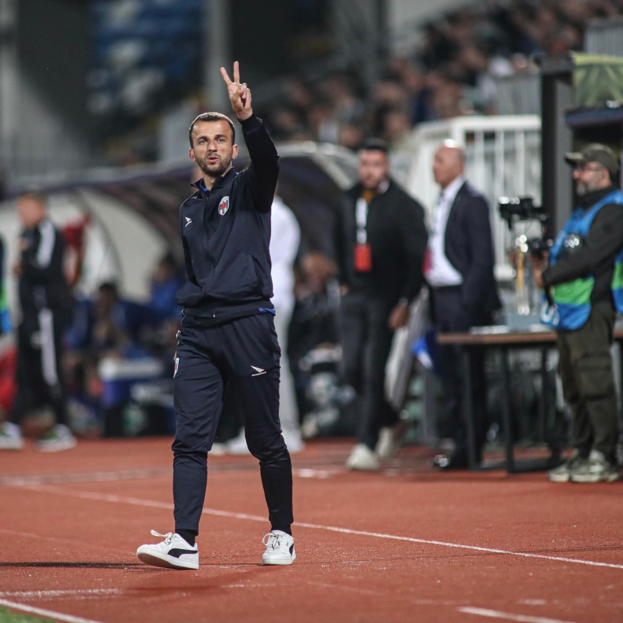 Igor Angelovski near the Pristina bench, the capital in advanced talks ...
