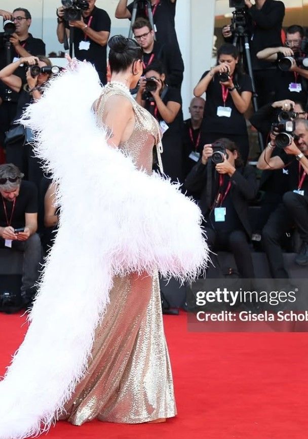 Morena Taraku amazes with her appearance at the Venice Film Festival ...